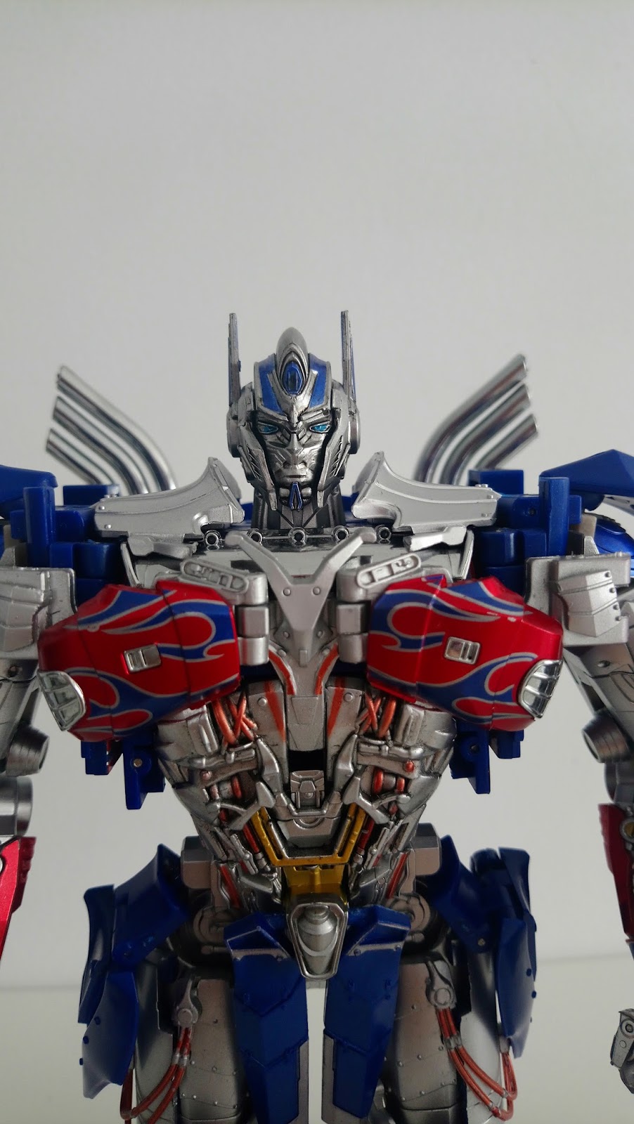 Transformers Yetmodark: Alien Attack : El Cid, "NO" Optimus prime caballero