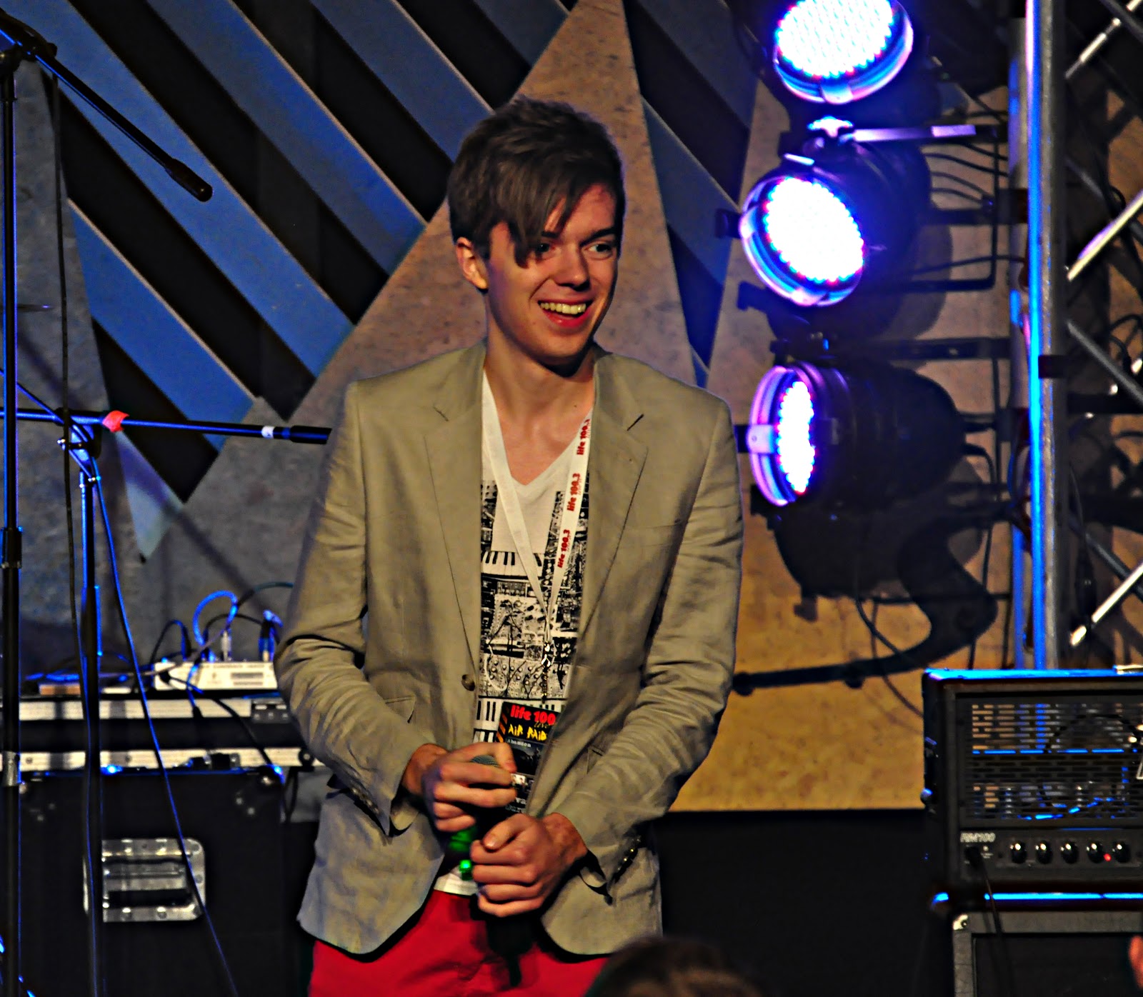 SJ: AIR RAID 21 - REFLECTIONS