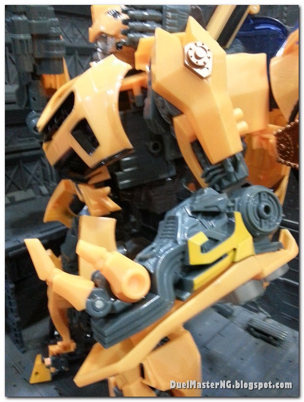 DuelMasterNG Gunpla: Super-Sized Transformers Bumblebee (China)