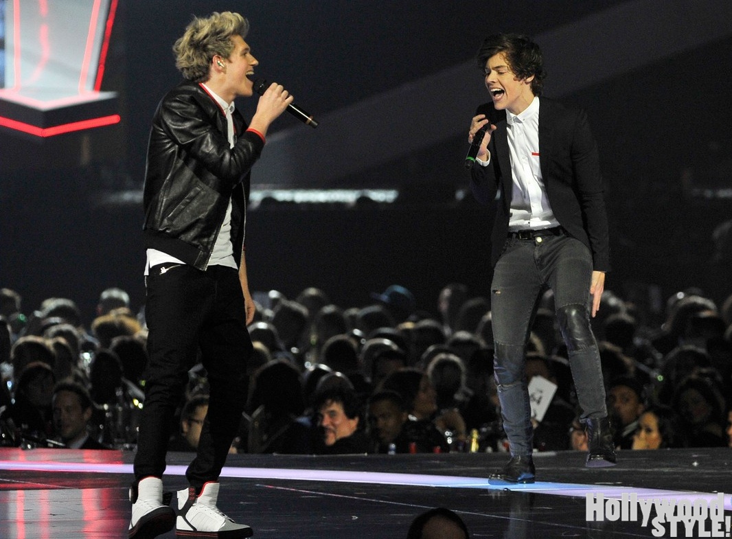 One Direction: 'One Way Or Another' en los BRIT Awards 2013 ~ Hollywood ...