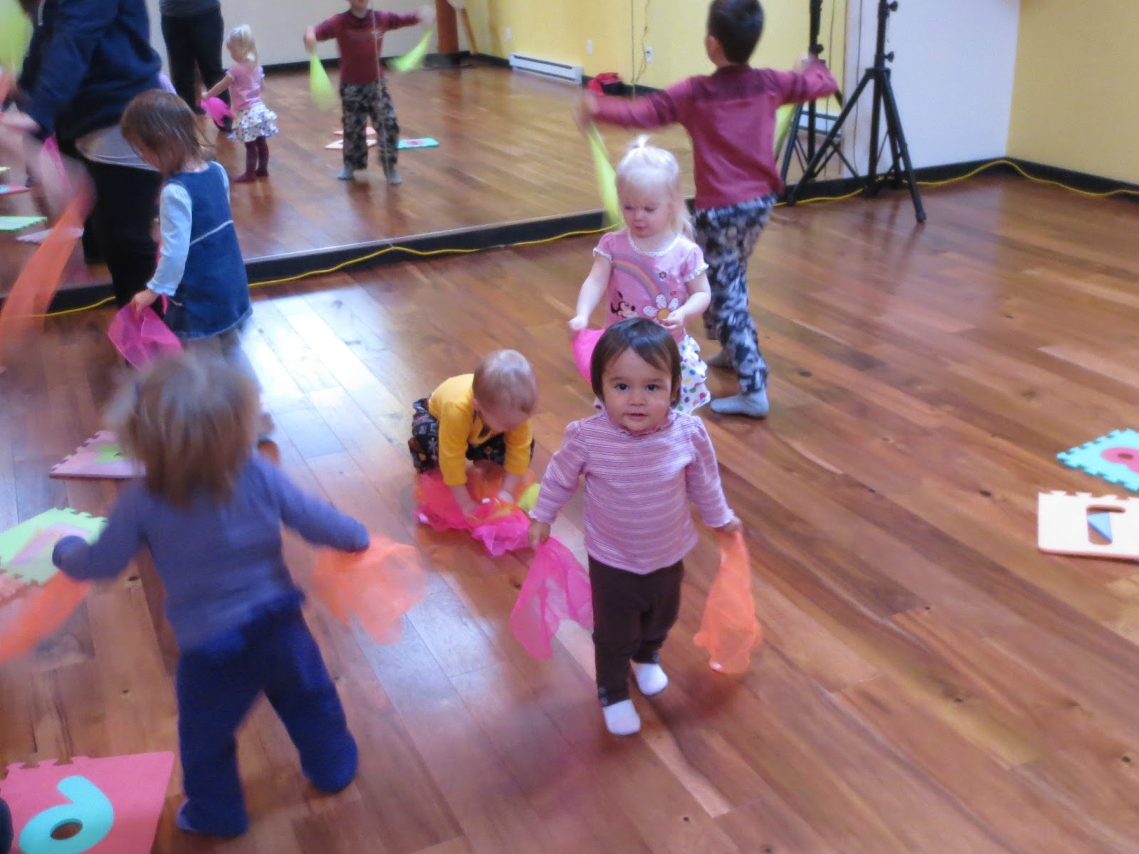 momstown Victoria: Imagination & Play at momstown Victoria Music & Movement