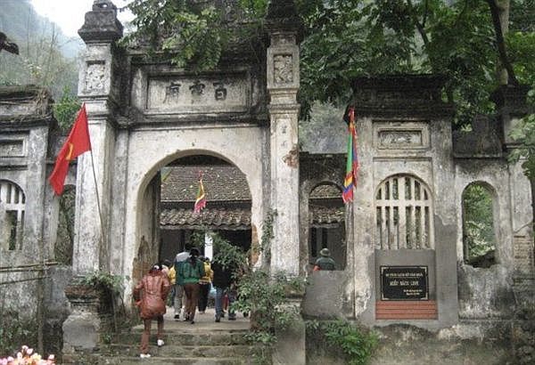 Miếu Bách Linh và Hội Pháo hoa ở Quảng Uyên