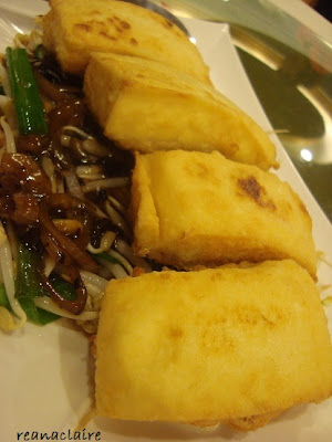 Caring Is Not Only Sharing...: In Sun Lee How Fook Restaurant With My Date