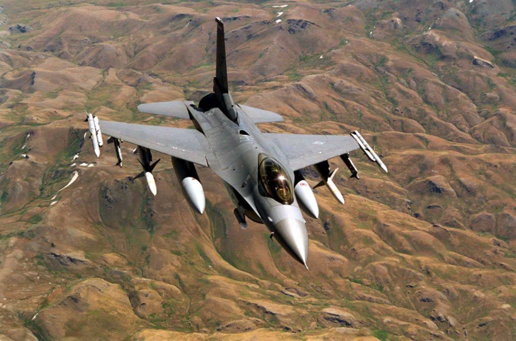Miltary-Wallpapers|Guns-hd-Wallpaper: F-16 Wallpaper (1)
