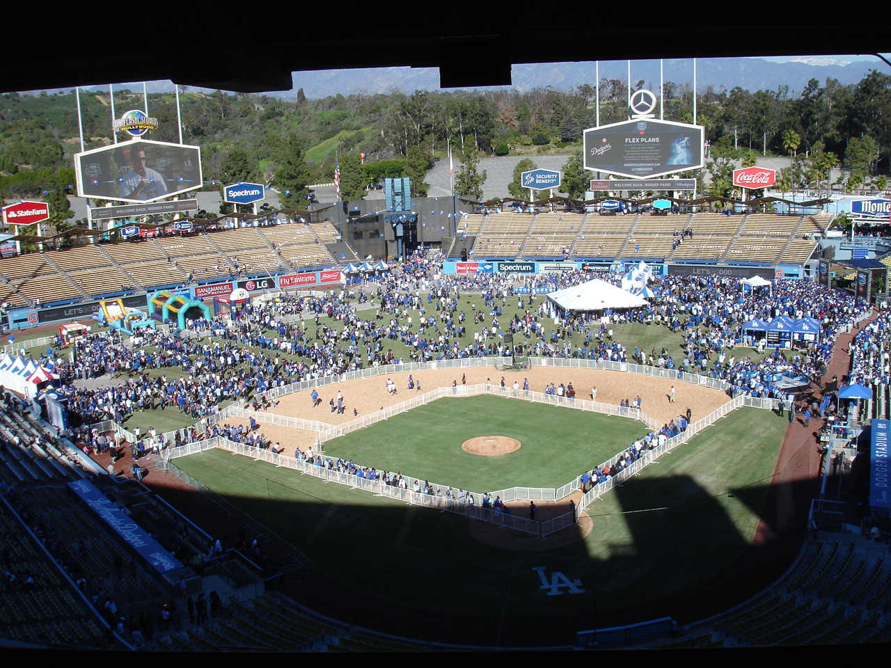 Dodgers Blue Heaven: My 2017 Dodgers FanFest Recap - Photos and Links