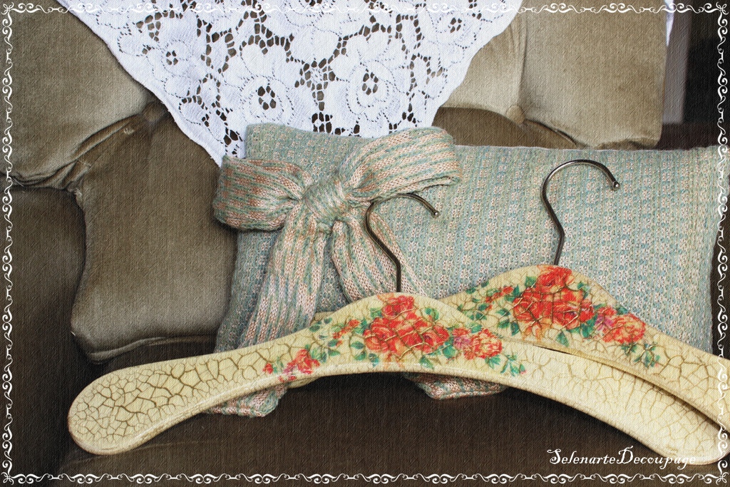 Selenarte - Passion For Decoupage: Clothes Hangers With Crackle Ground ...