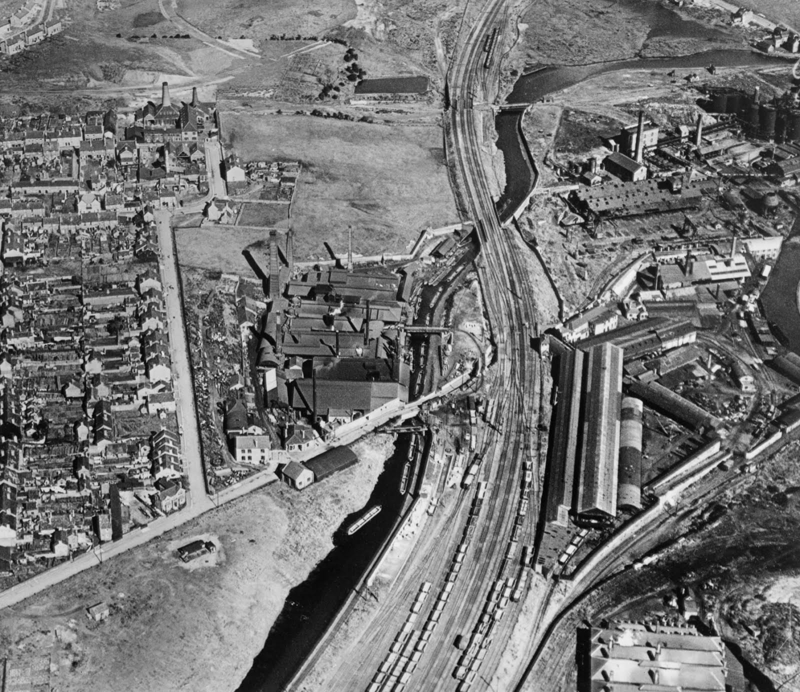 Captain Ahab's Watery Tales: Pensnett Branch Canal