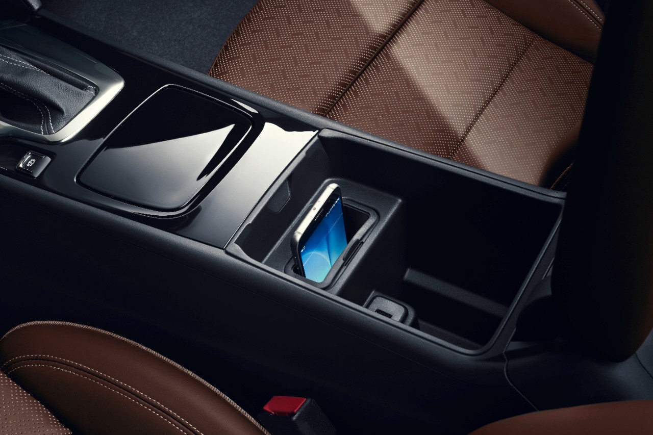 Riwal888 - Blog: Opel Helps Drivers Stay Connected Hands-Free