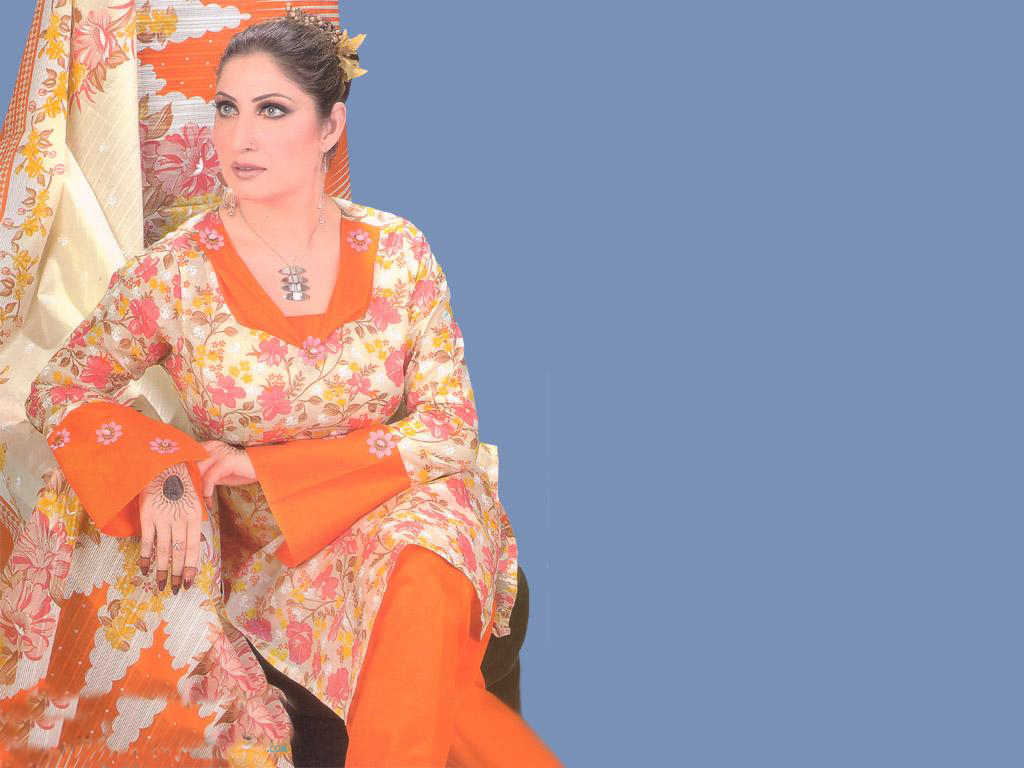 Saima Khan - High Quality Wallpapers