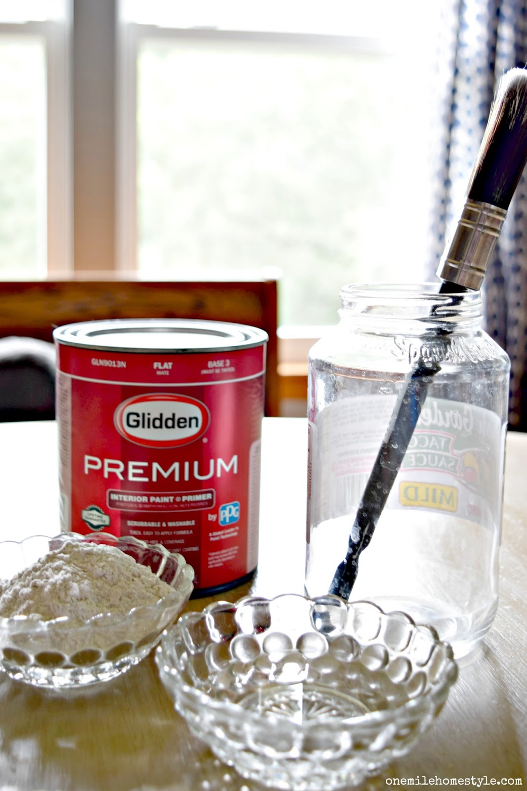 Farmhouse Kitchen Bench Makeover with Diva of DIY's Chalk Mix Paint