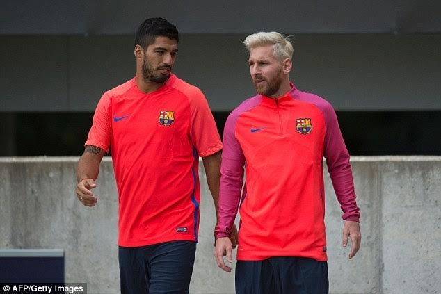 Blonde haired & red bearded Lionel Messi seen publicly for the first ...