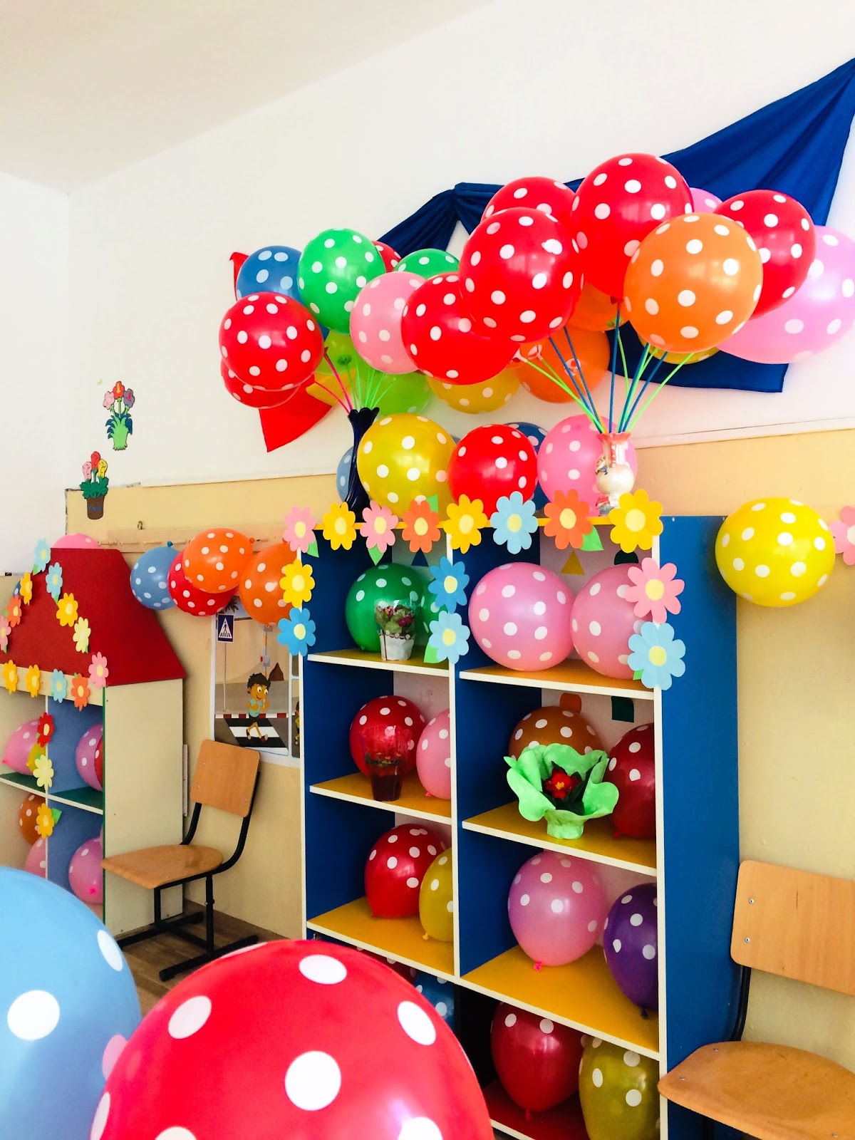 Decor festiv pentru sala de clasă - Materiale didactice de 10(zece)