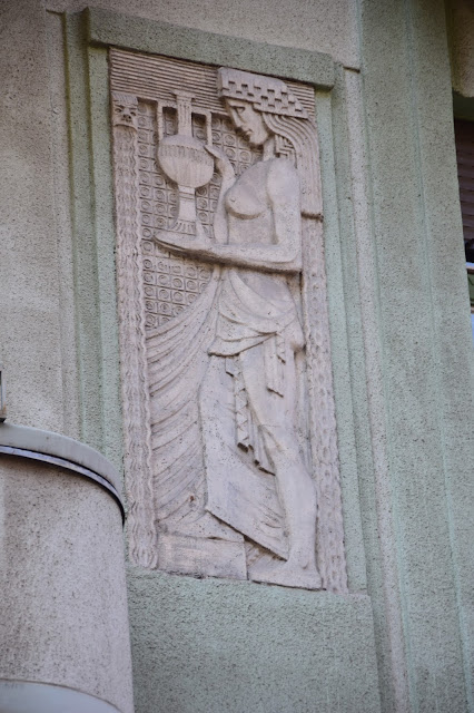 Retirement 2.0: Prater ut: A HIstory of Budapest in One Street