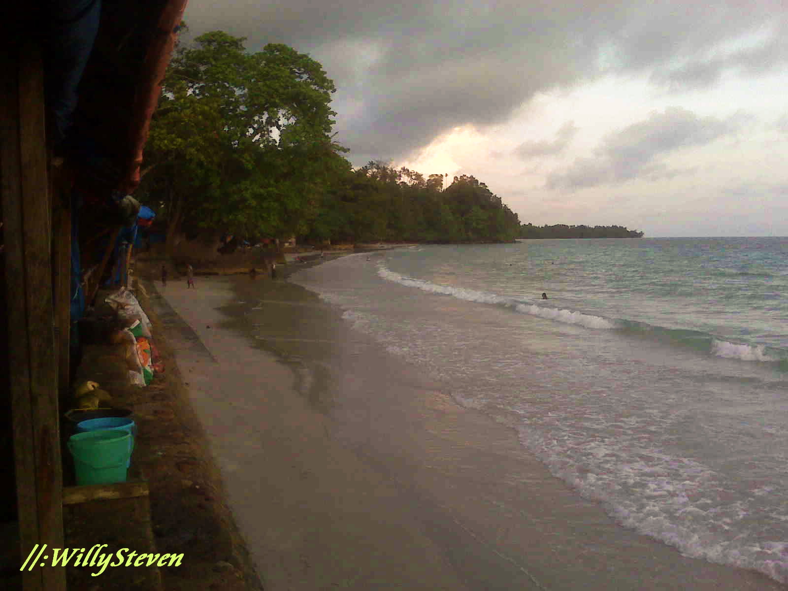 TravellerMeds: Beauty and the Beach : Pulau Ambon