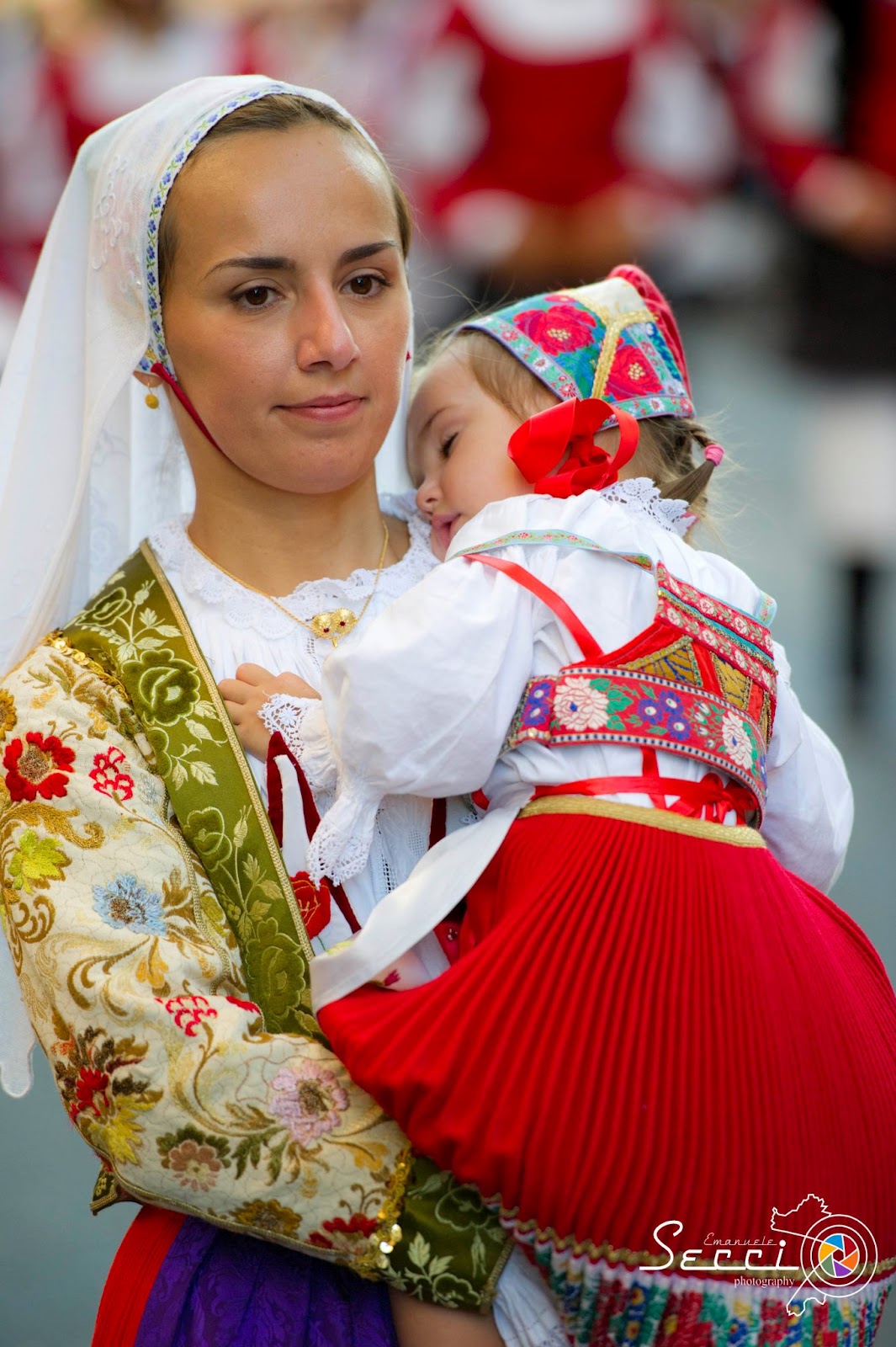 Sardinian Folk Costumes - Costumi Sardi: Ovòdda