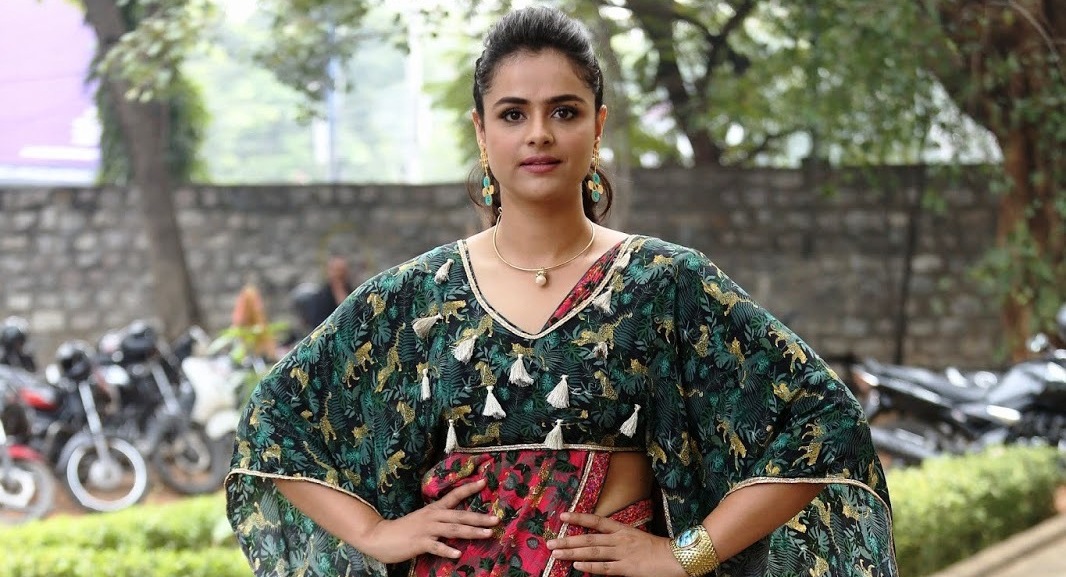 Prachi Tehlan Beautiful Photos in Saree - Media Updaters
