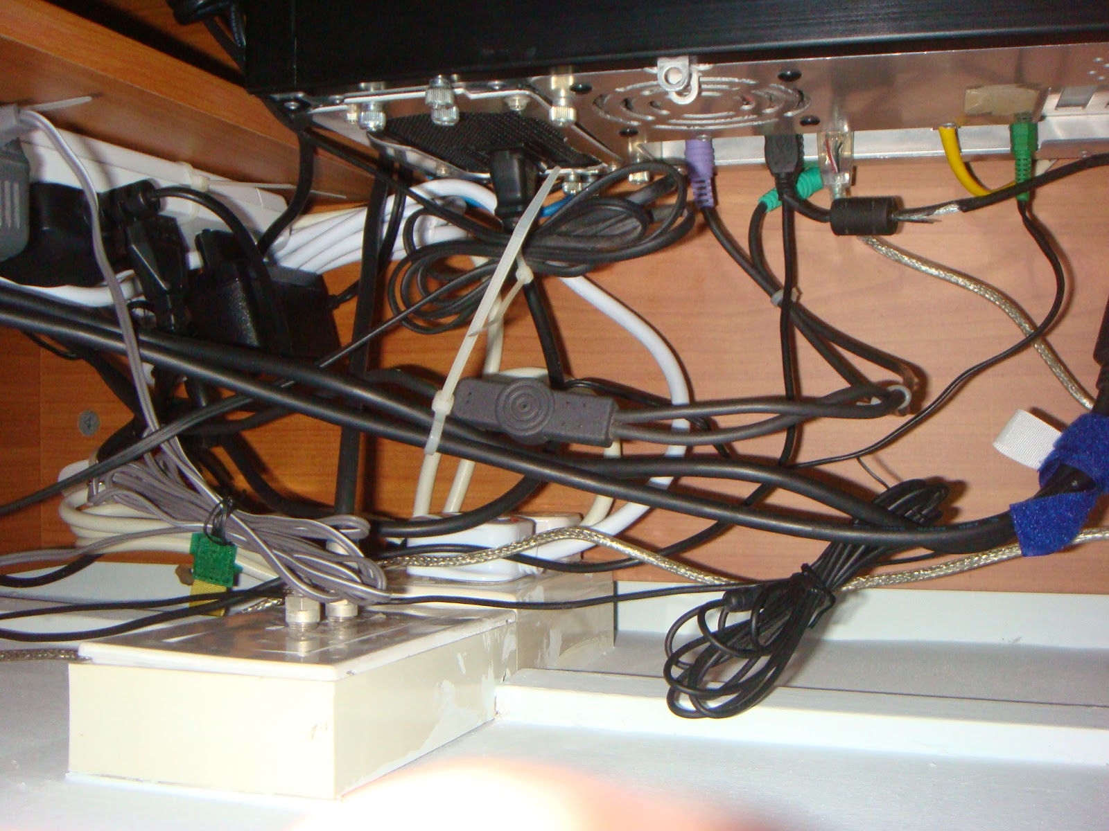 PC Parts and Accessories: Cable Management De-cluttered: Home made ...