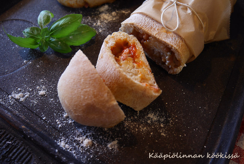 Kääpiölinnan köökissä: Pienet pizzapatongit kinkku-ananas ...