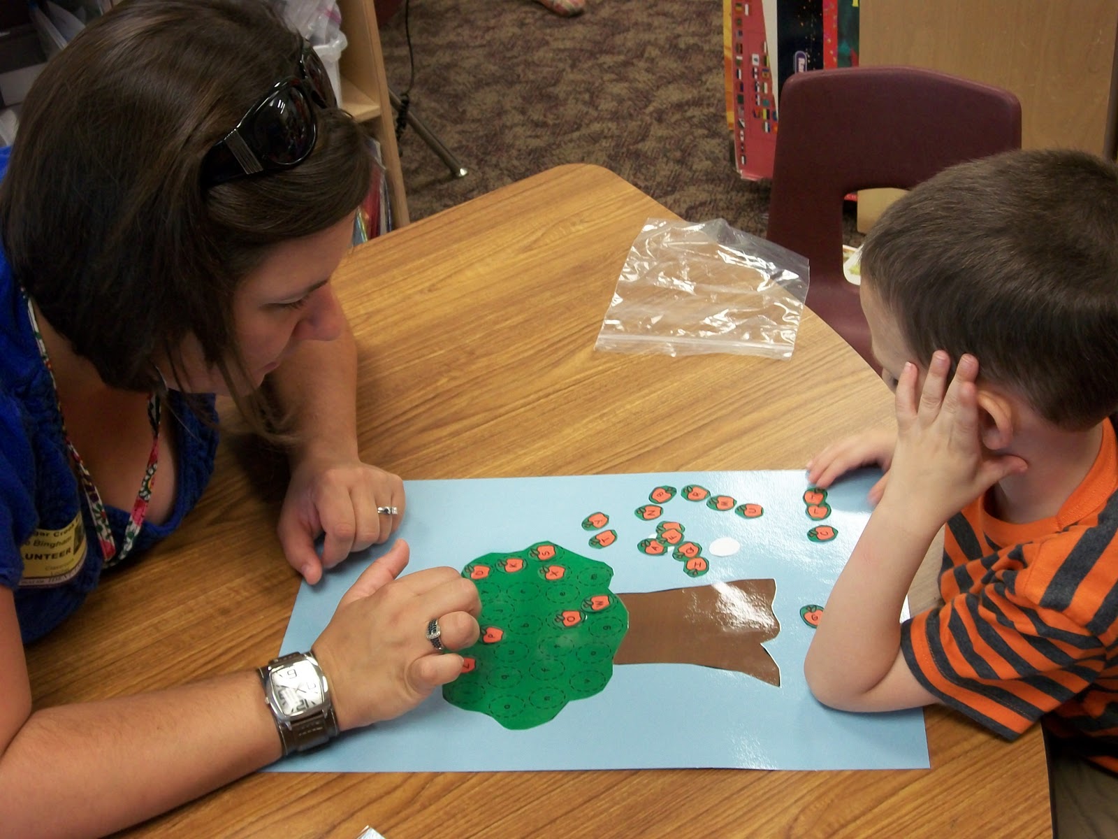 Keeping Up with the Kindergartners: Apples Apples Everywhere!