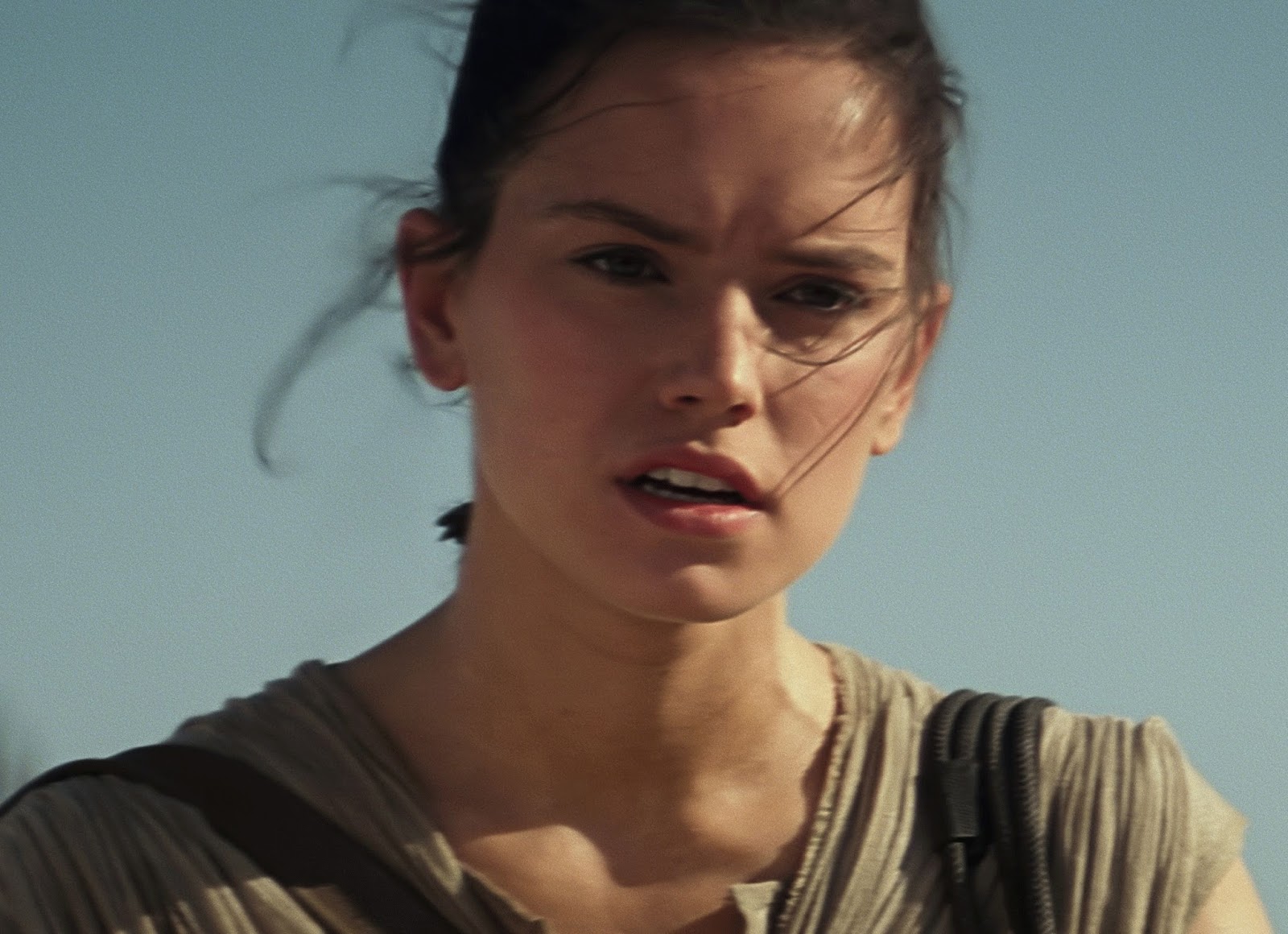Two Versions of Rey's Makeup in The Force Awakens : r/DaisyRidley