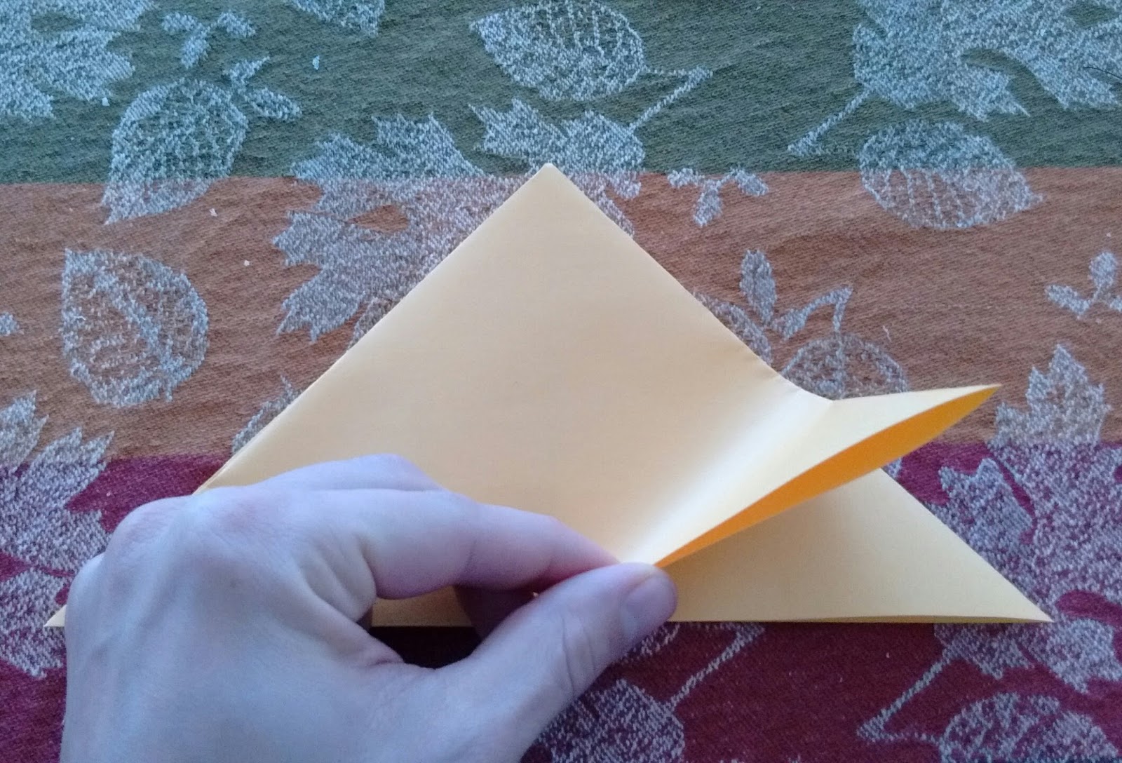Simple Inspirations: Folding Origami Paper Balloons