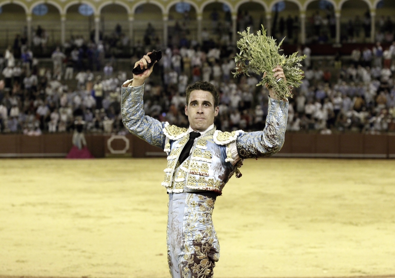 Gelán Noticias: TOROS.- El sevillano David Martín, que cortó una oreja ...