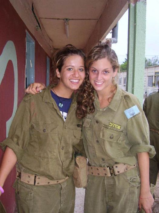 enjoy: Cute girl Israeli Army (66 photos)