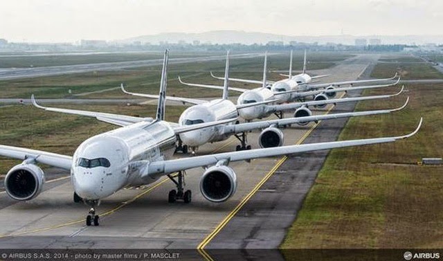 A350 XWB News: A350 Formation Flight push back pictures
