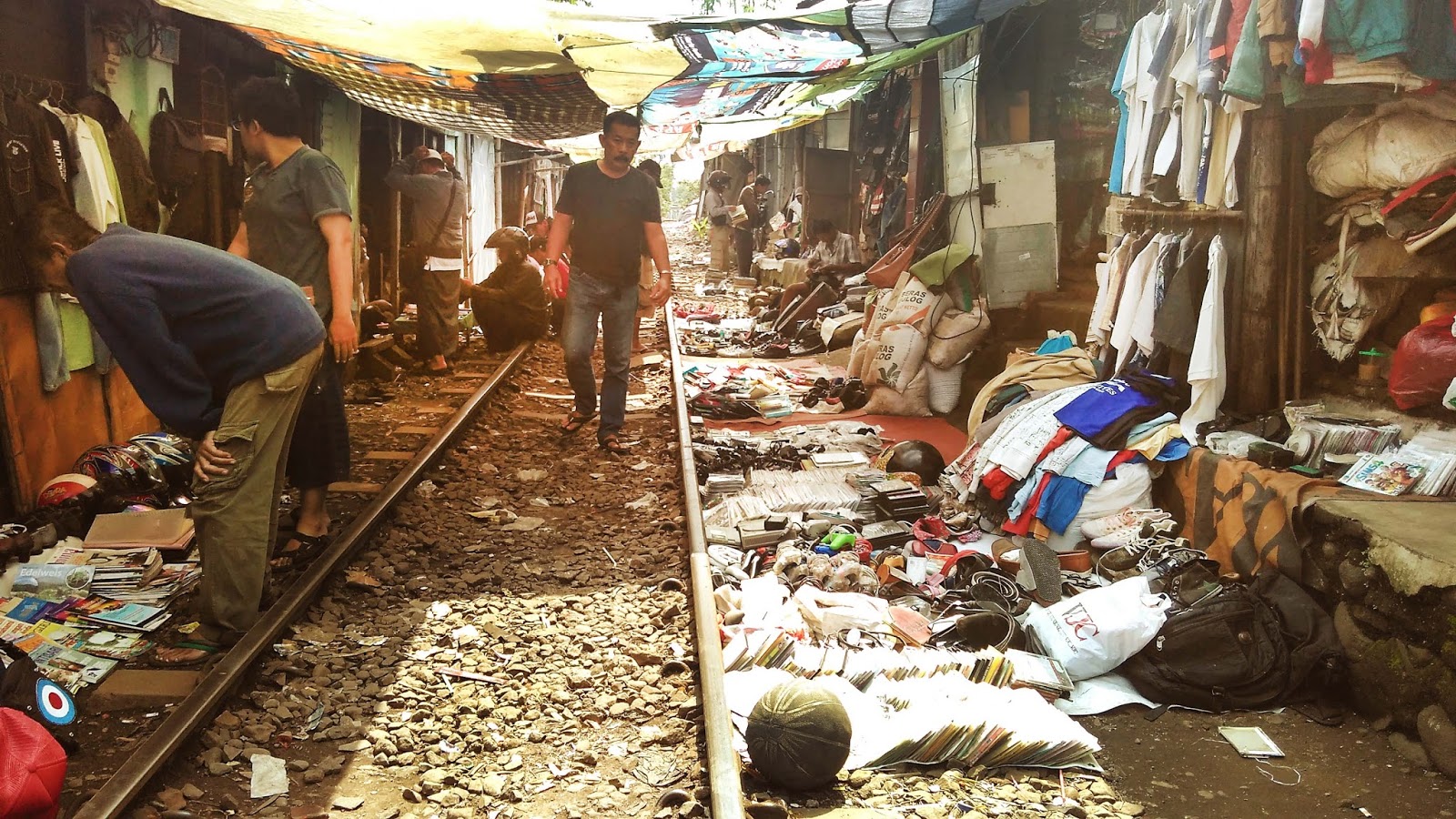 Pasar Loak Comboran Malang - OMBONEJAGAD