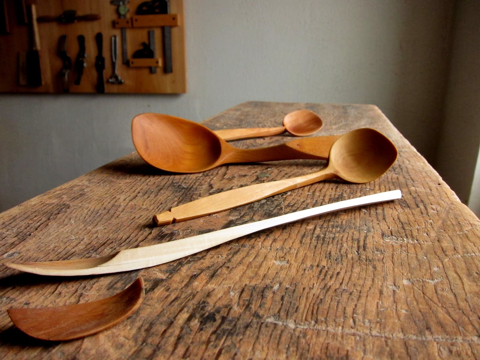 Tim Manney Chairmaker: A few spoons and a dissection...