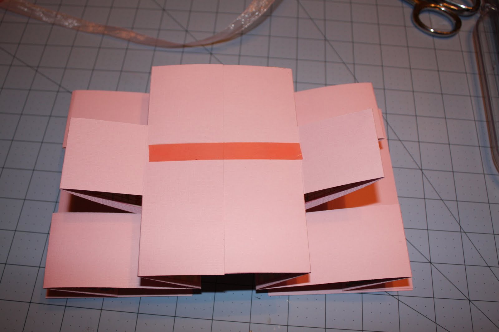 The Scrapbooking Queen: Double Tri~Fold Shutter Mini Album Tutorial