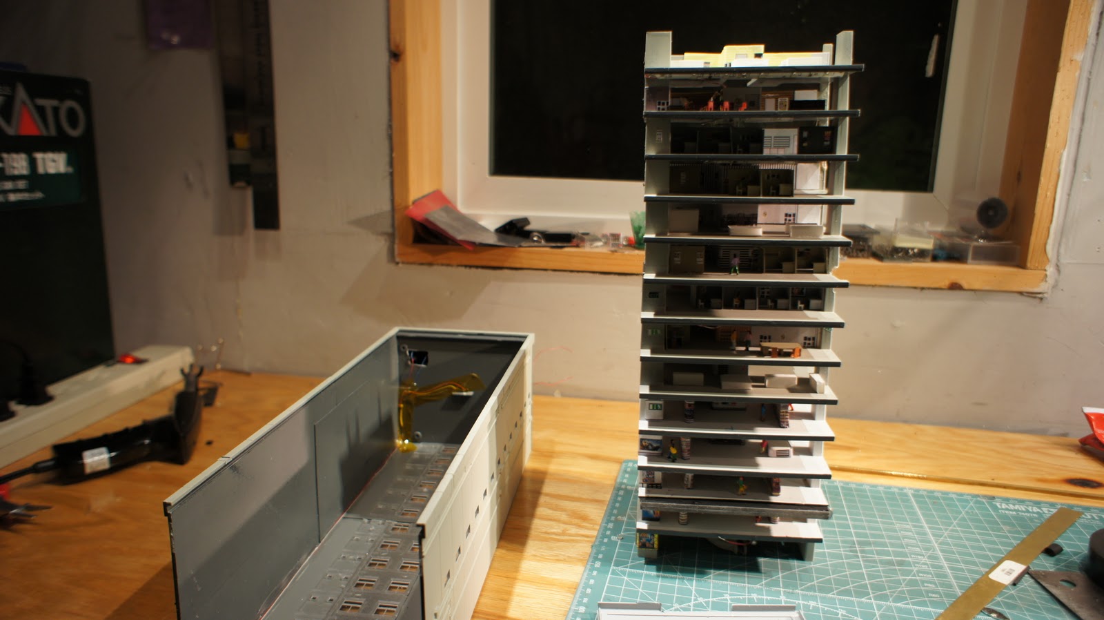 quinntopia - An N Scale blog: Kato Office Building Kit-bash