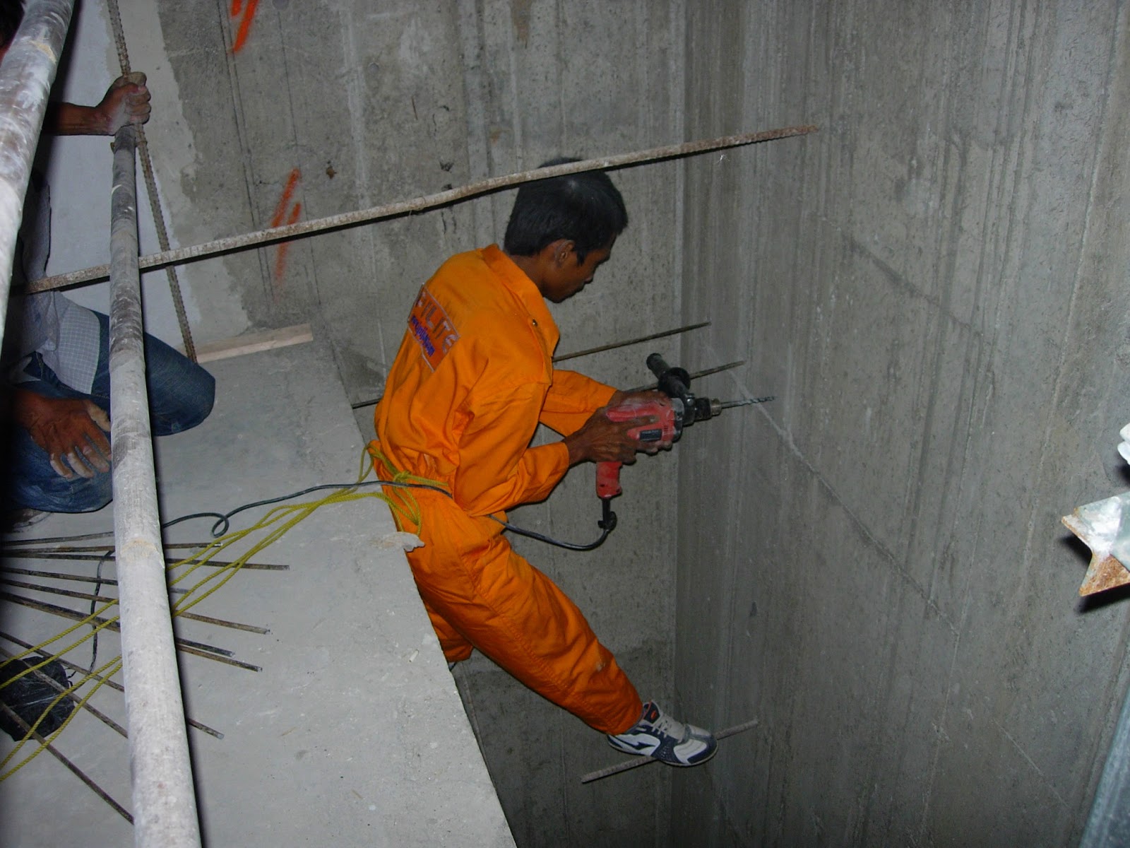 FIRESTOP MATERIAL untuk shaft dan lubang kabel