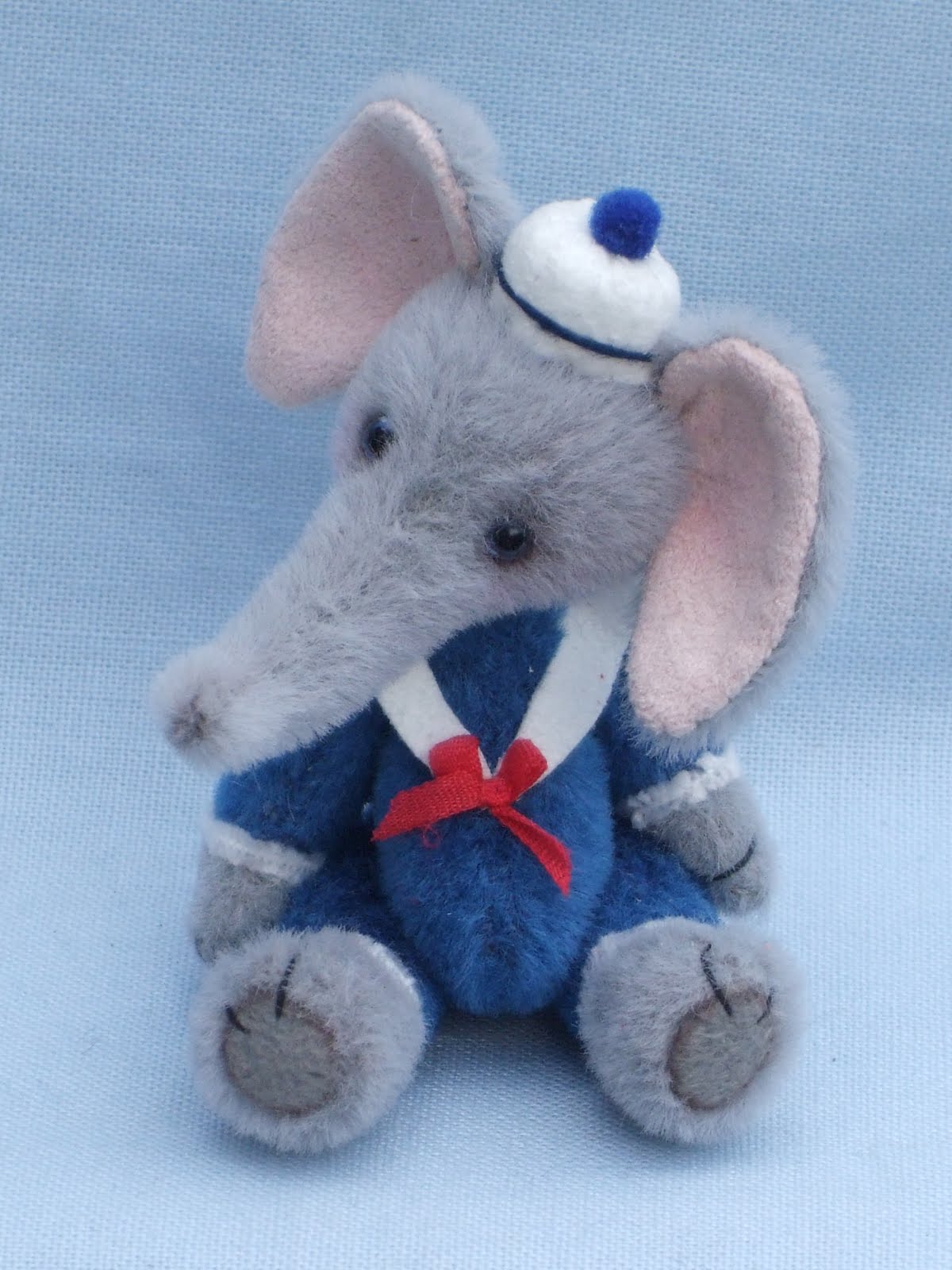 LOUISE PEERS: Horatio the sailor elephant