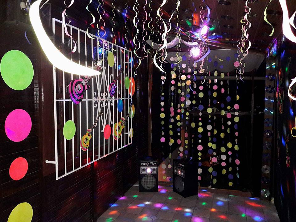 Fika a Dika - Por um Mundo Melhor: Balada Neon, Meu Aniversário