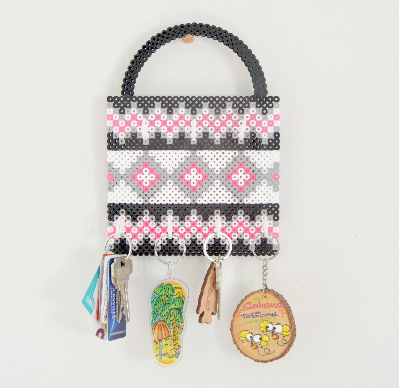 Vikalpah: DIY Perler beads key holder