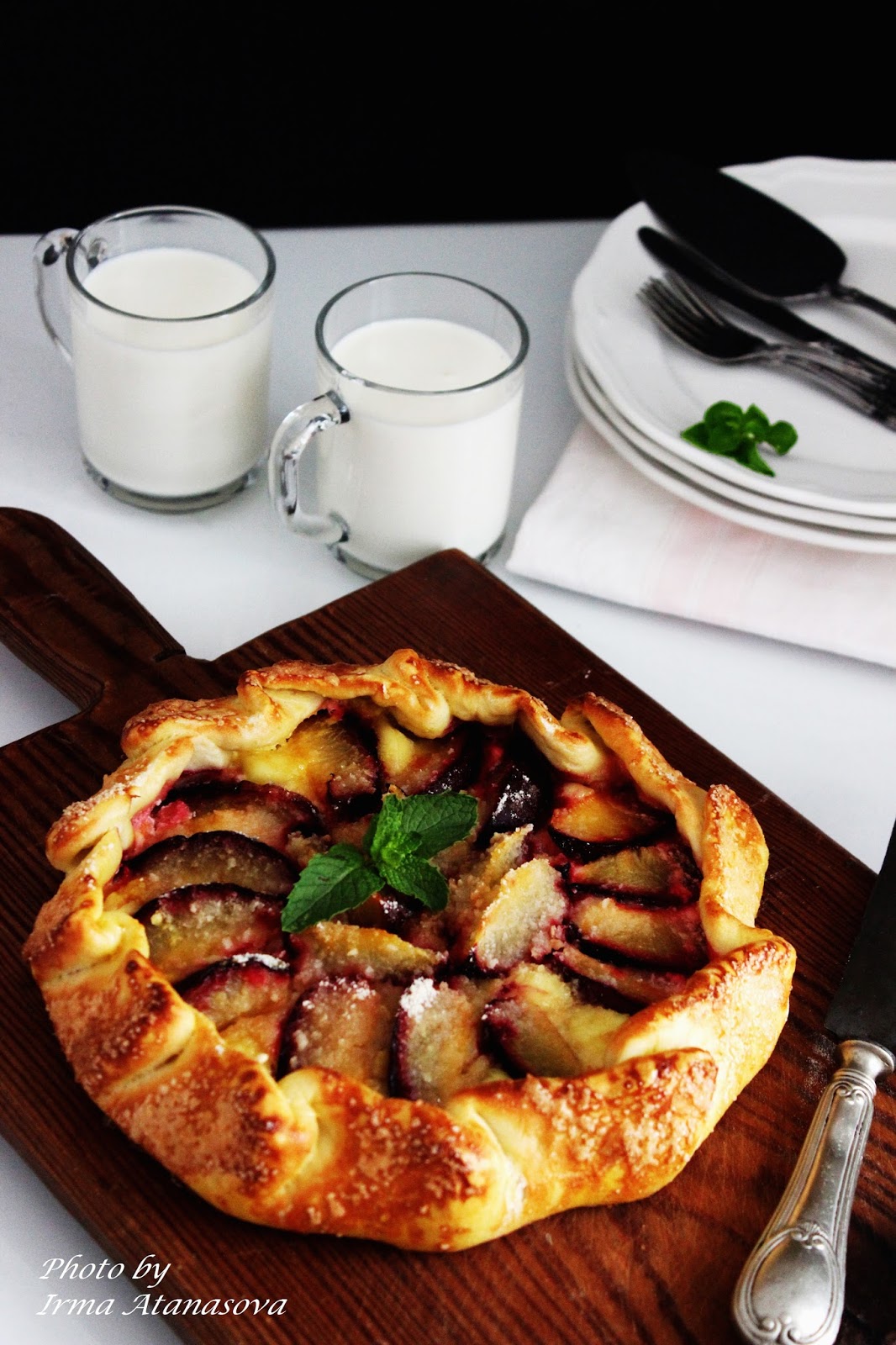 Sentiments in the kitchen ...: Пай със сини сливи /Prune Plum Pie/