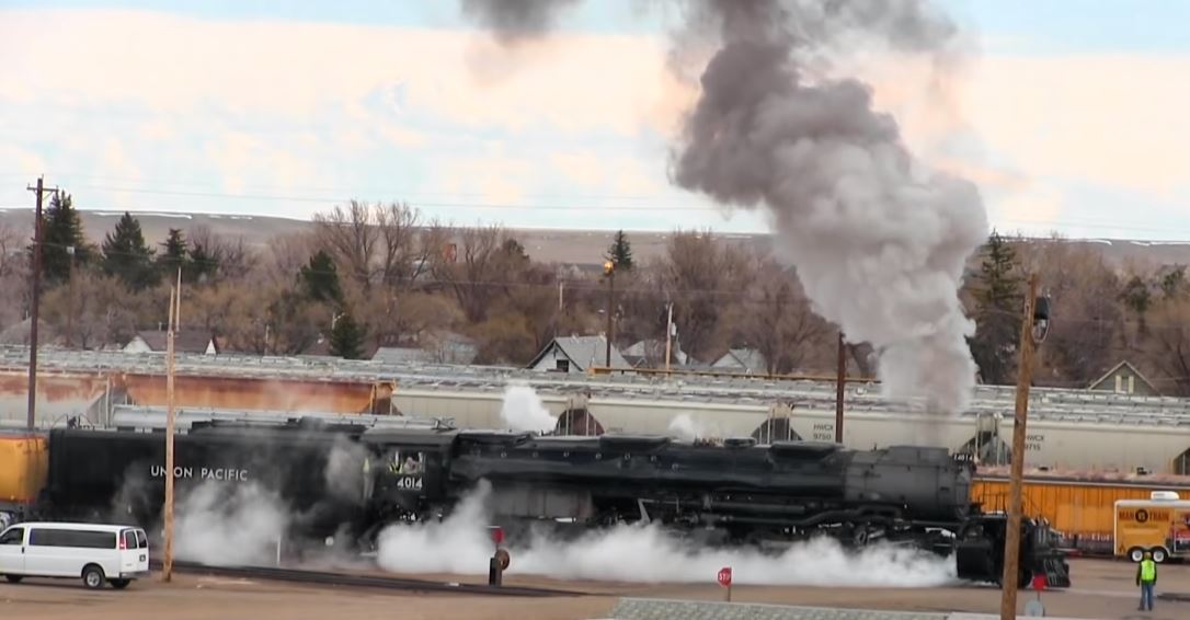 Just A Car Guy: the 4014 is back on the main line, and undergoing break ...