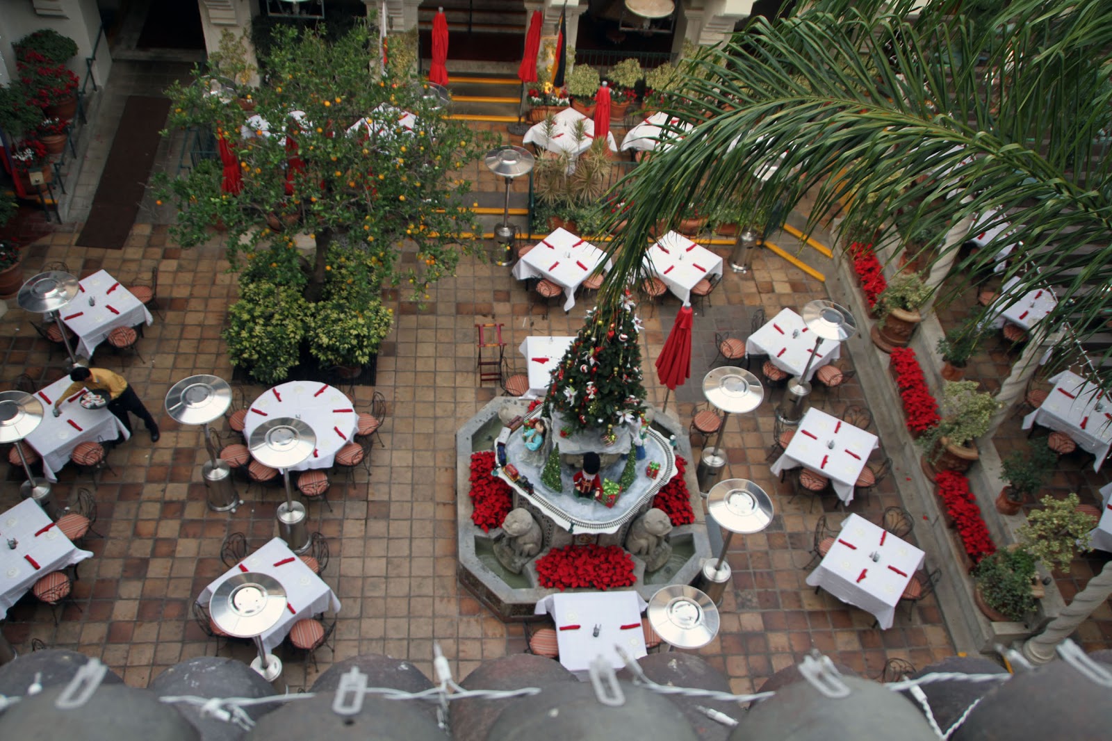 Isn't this patio gorgeous?