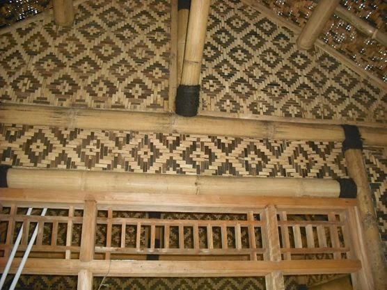 HUNIAN YANG NYAMAN DAN ALAMI BERSIFAT SENI YANG SANGAT TINGGI RUMAH BAMBU