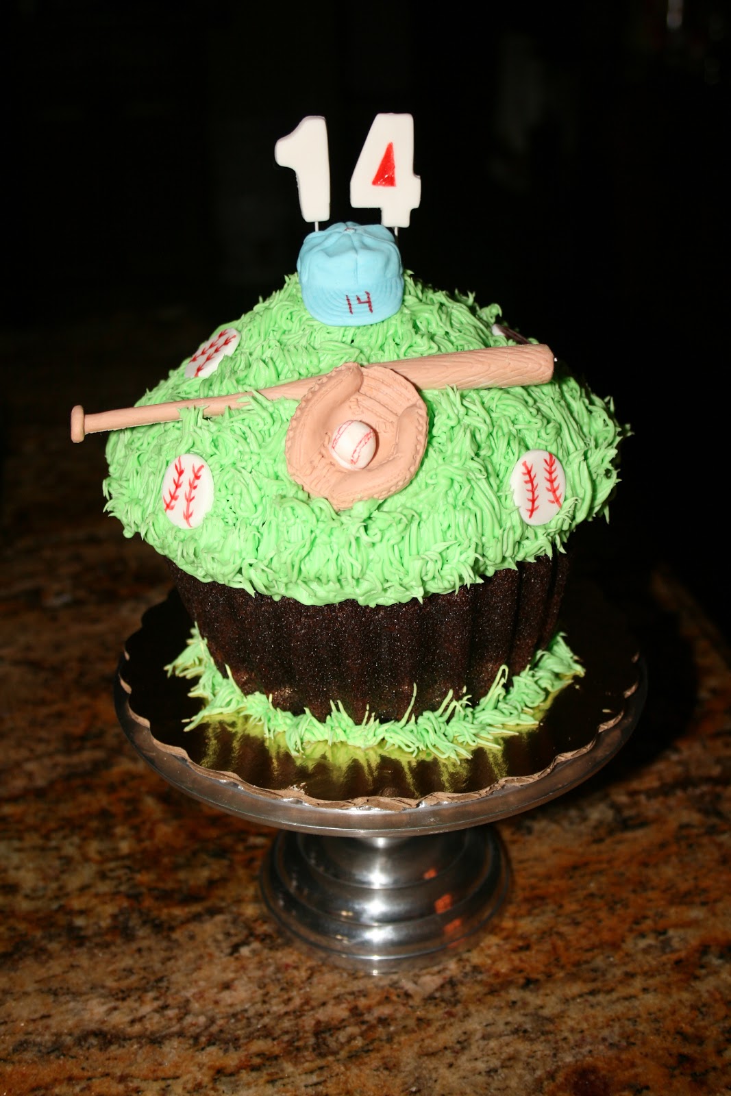 Cakes by R.C.: Baseball Cupcake