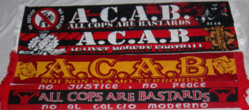 Siyah-Beyaz Atkılar: ACAB Atkıları