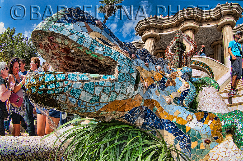 BARCELONA PHOTO: PARK GÜELL GAUDI DRAGON BARCELONA