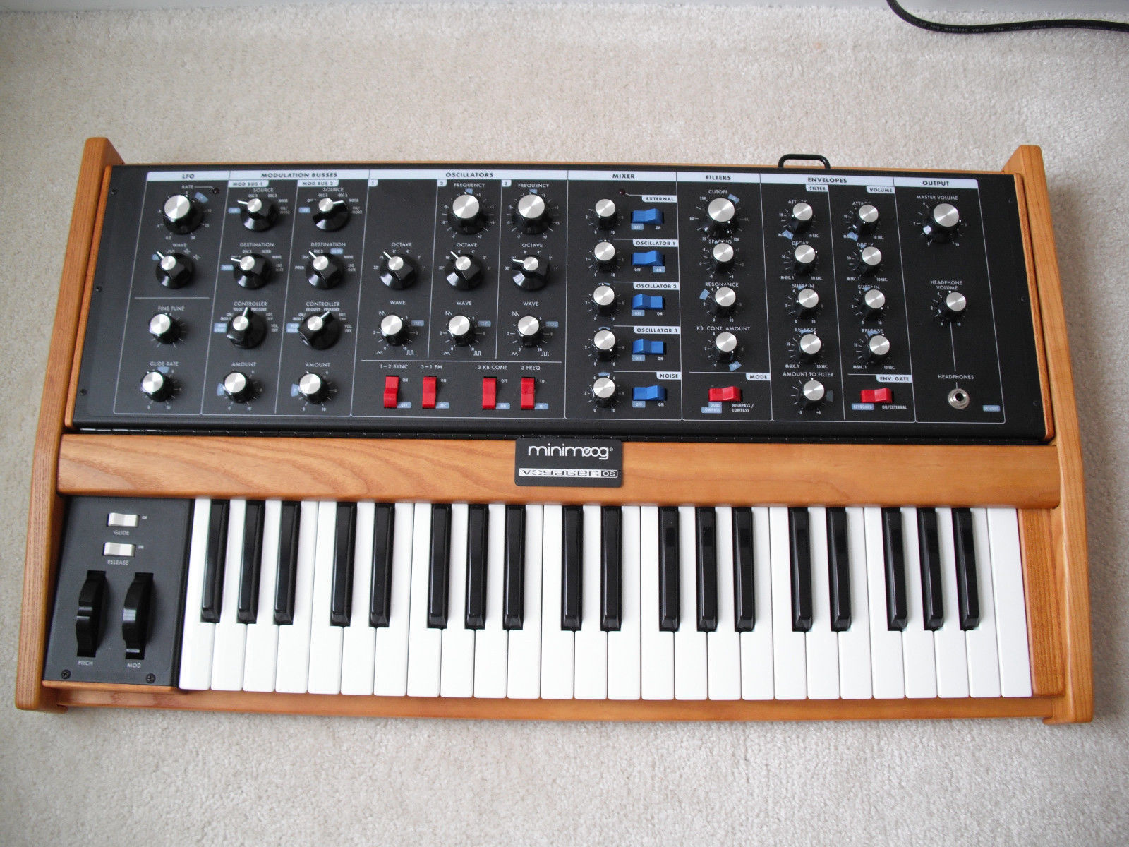 MATRIXSYNTH-B: Moog Minimoog Voyager Old School Synthesizer