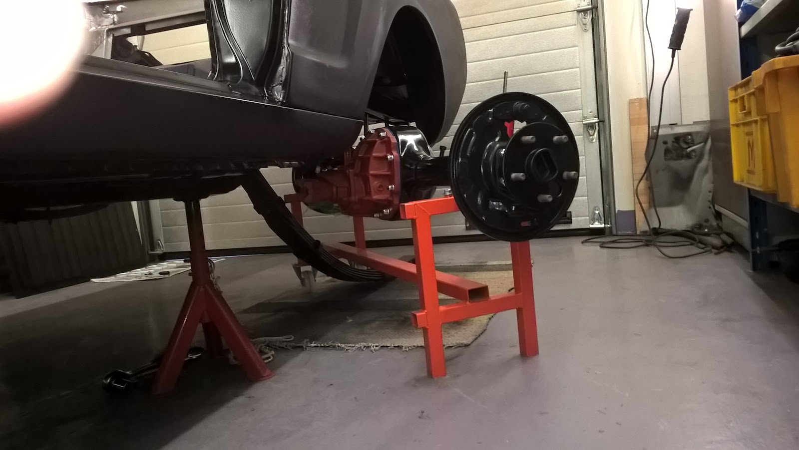 1965 Mustang 'Snowback' Fastback: Rear axle assembly and installation