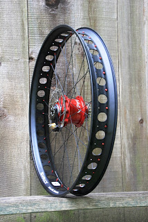 Cycle Monkey Wheel House: MTB: Surly Rolling Darryl Rim on Rohloff Hub