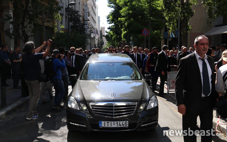 ΠΡΕΖΑ TV ©: Όλη η εγχωρια διαπλοκη παρηλασε στη κηδεια του Κωνσταντινου ...