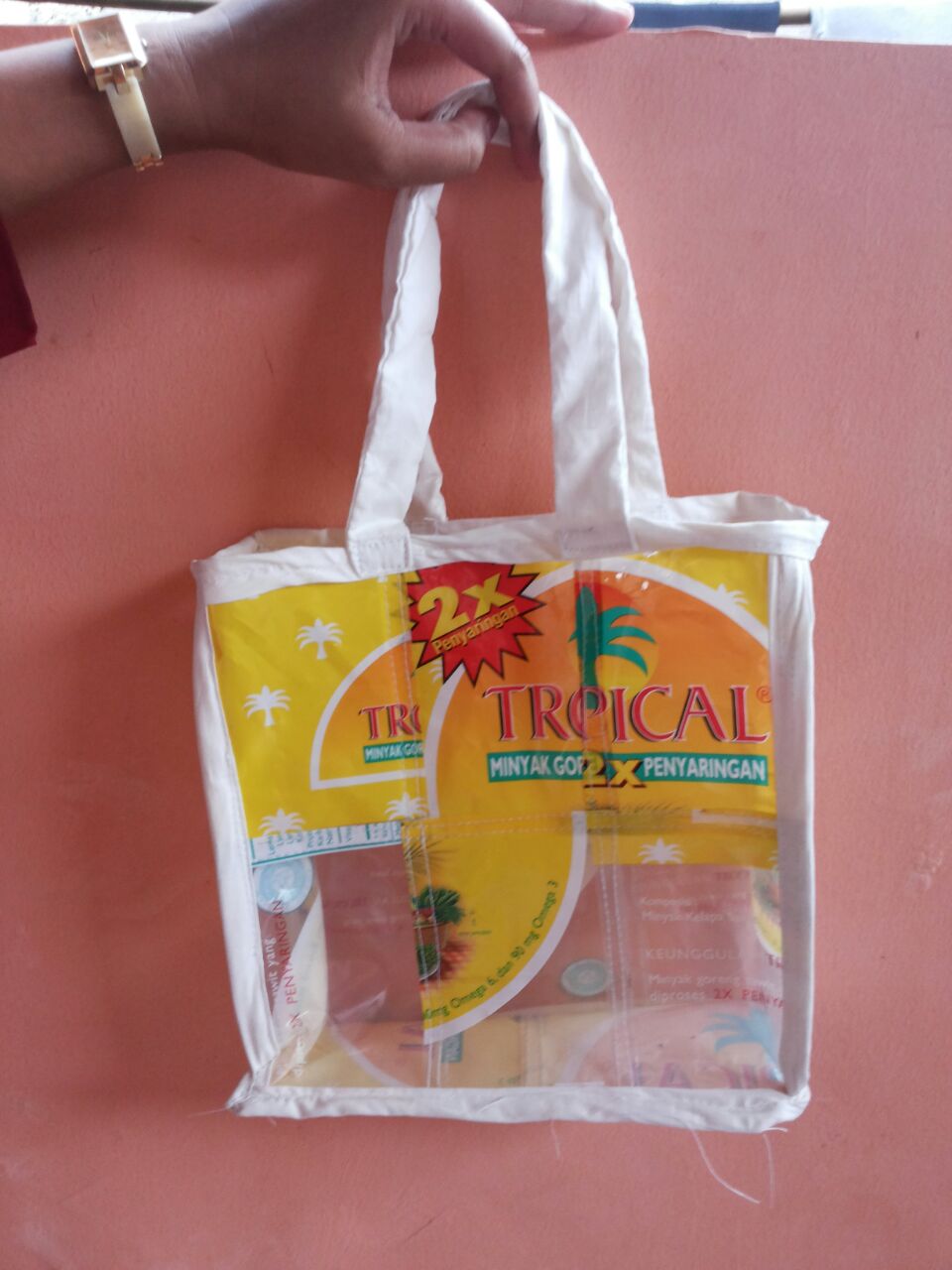 Plastik Bekas Jadi Tas Berkualitas