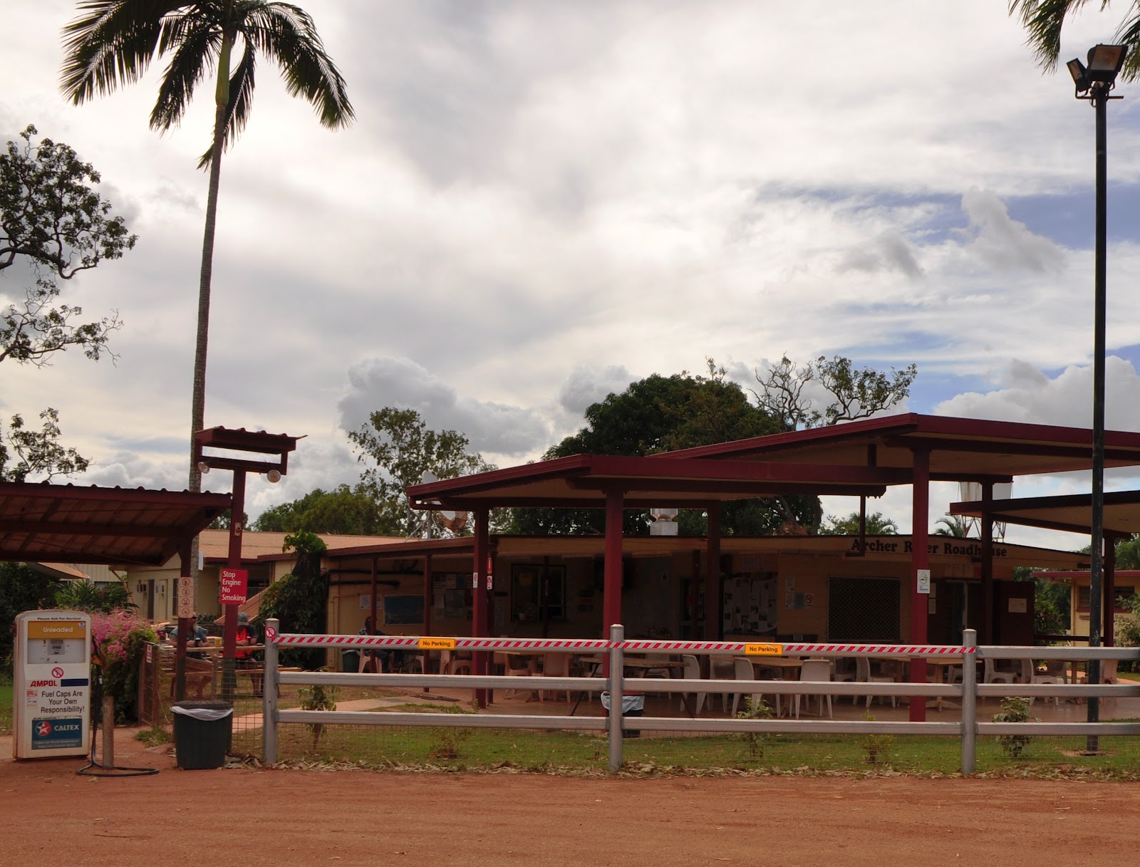 Robbiebago Adventures: Archer River Roadhouse