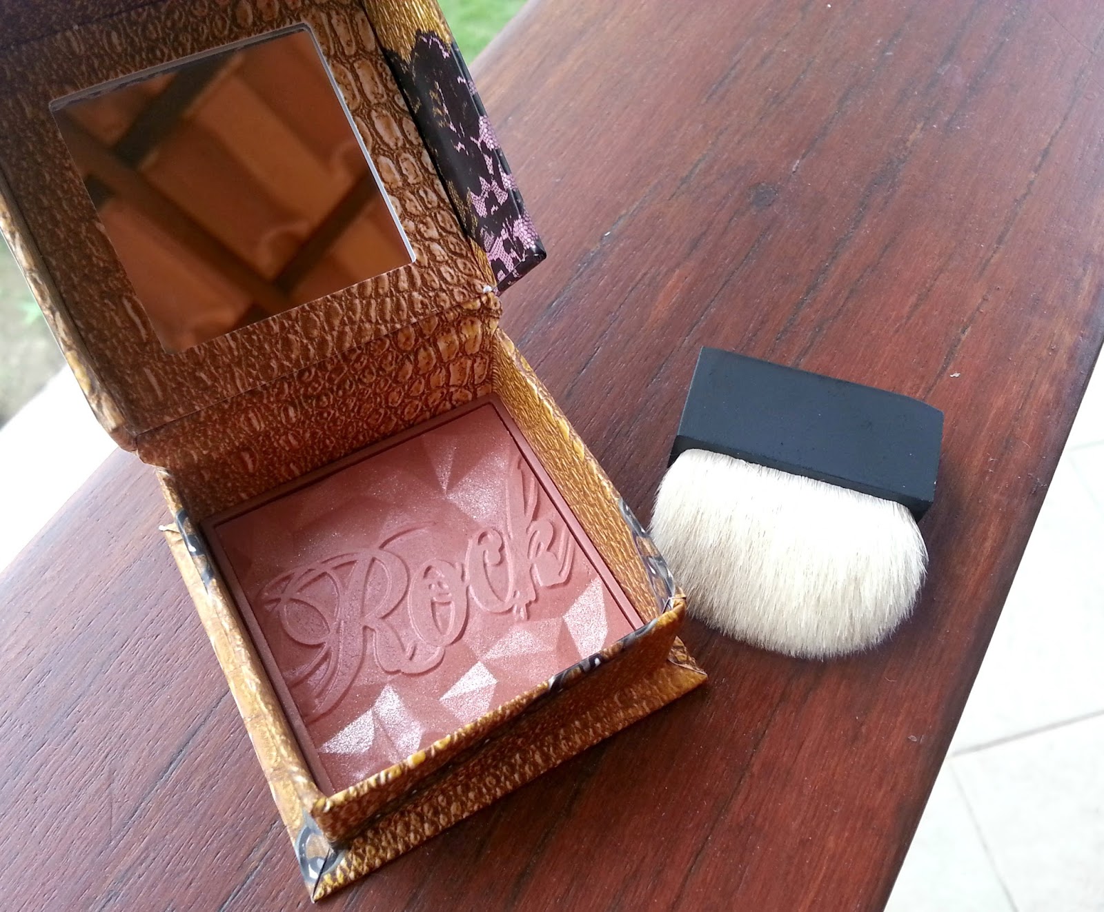 Moderna Retrô: Review - Blush Rockateur da Benefit